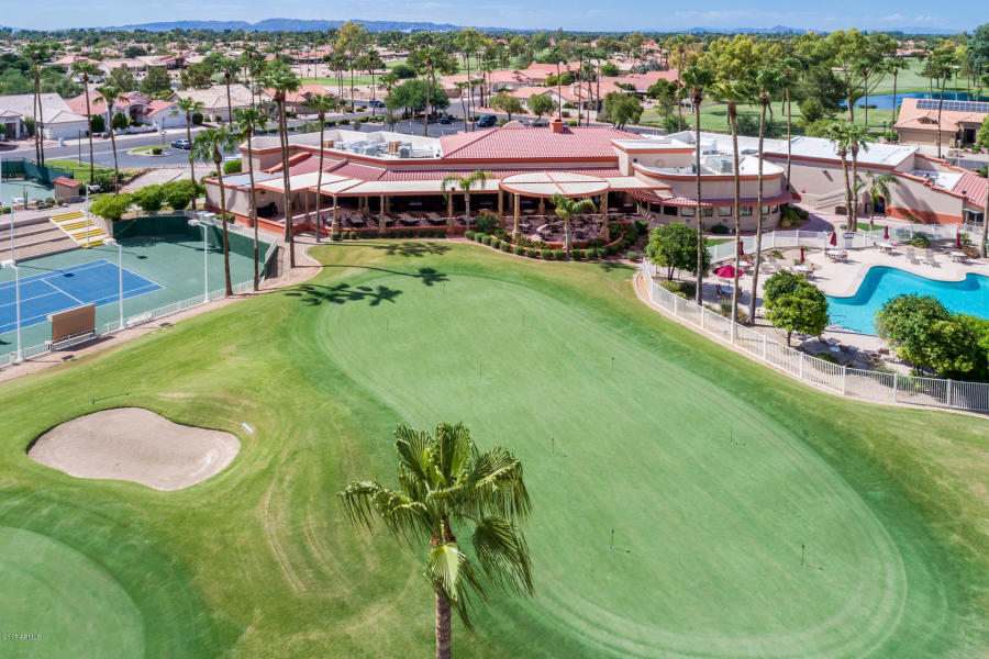 Active Adult Communities abound in the Phoenix area.